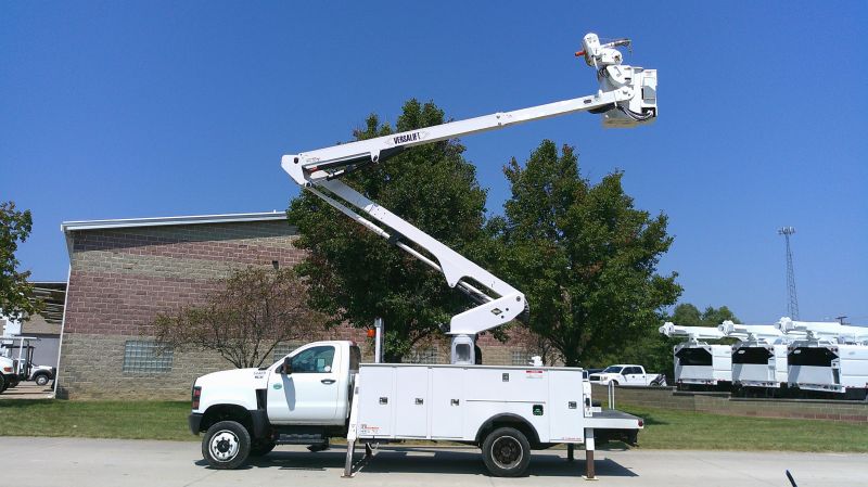 2020 INTERNATIONAL CV515, 14' UTILITY BODY, 57' WORK HEIGHT VERSALIFT ...