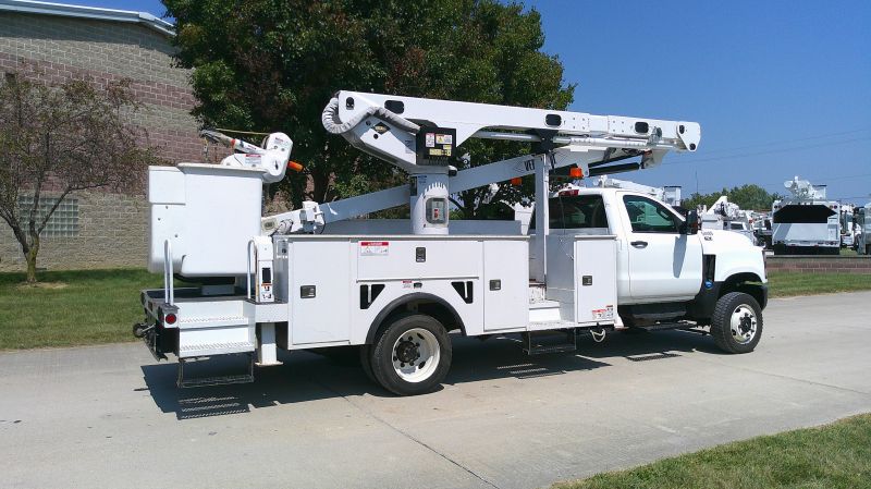 2020 INTERNATIONAL CV515, 14' UTILITY BODY, 57' WORK HEIGHT VERSALIFT ...