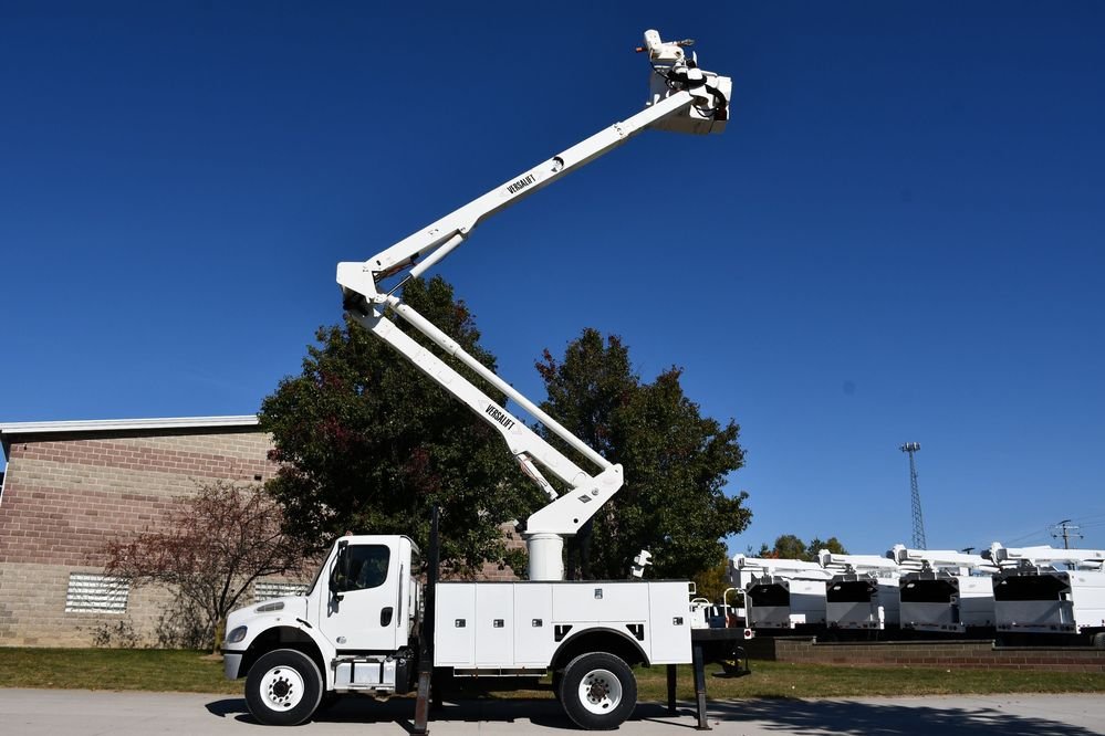 2017 FREIGHTLINER M2 106, UTILITY BODY, 65' WORK HEIGHT VERSALIFT VST ...