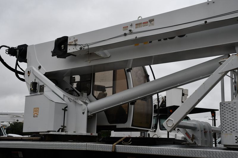 2015 PETERBILT 365 24FT FLATBED 162FT SHEAVE HEIGHT 6 SECTION ALTEC ...
