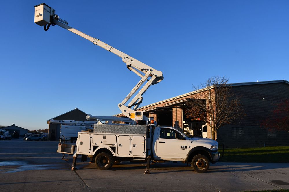 2013 RAM 550O 11FT DUR-A-LIFT UTILITY BODY 45FT WORK HEIGHT DUR-A ...