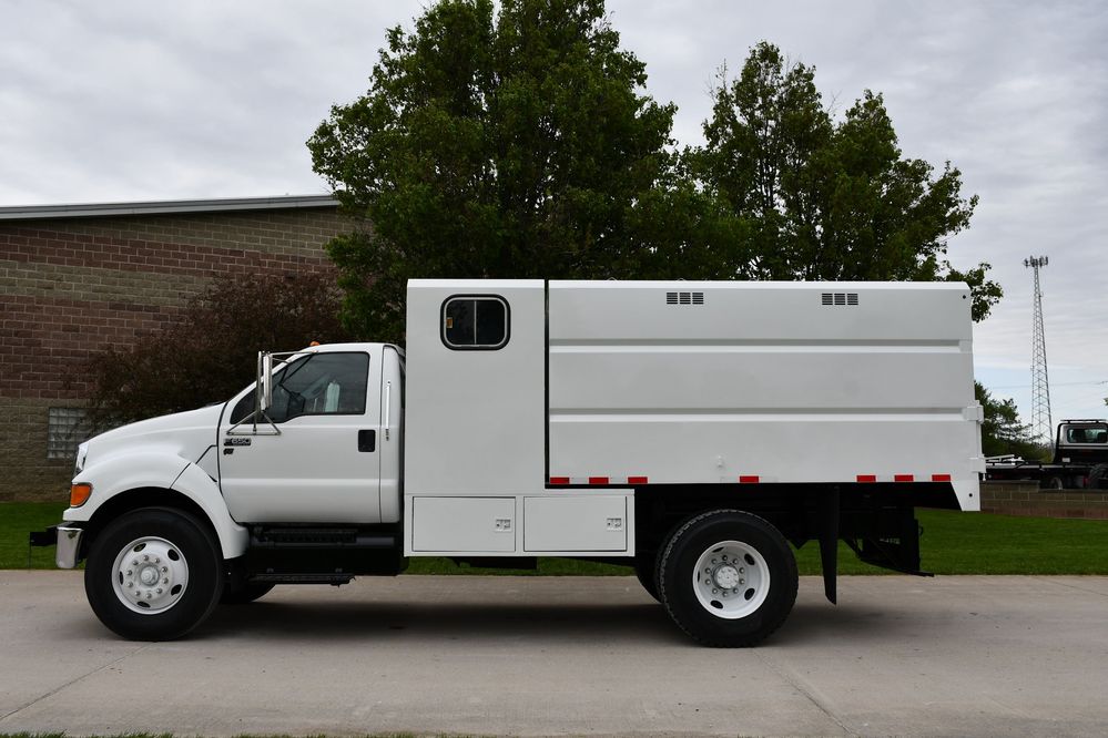 2015 FORD F750 11 FT ARBORTECH CHIP BODY WITH MAN CAB ** LOW MILES ...