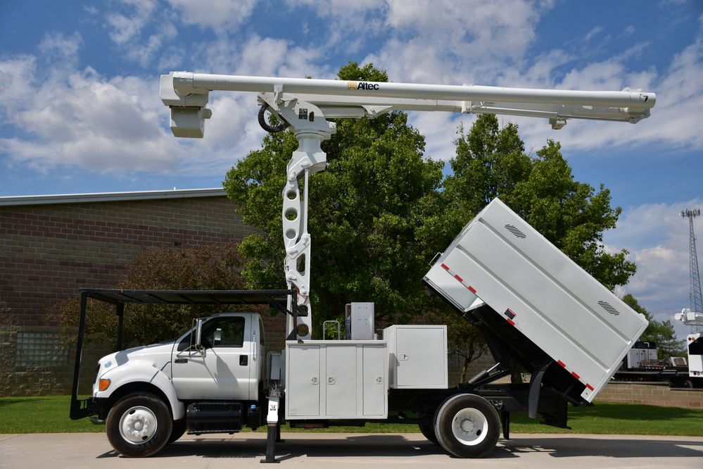2011 FORD F750 11 FT ALTEC FORESTRY BODY 75 FT. WORK HEIGHT ALTEC LRV60 ...