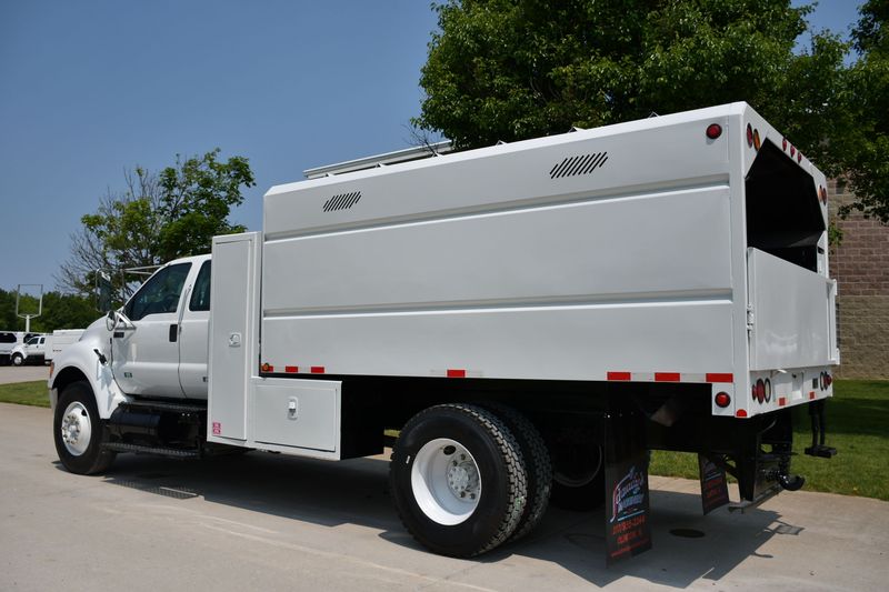 2015 FORD F750 EXTENDED CAB 14 FT ARBORTECH CHIP BODY ** UNDER CDL