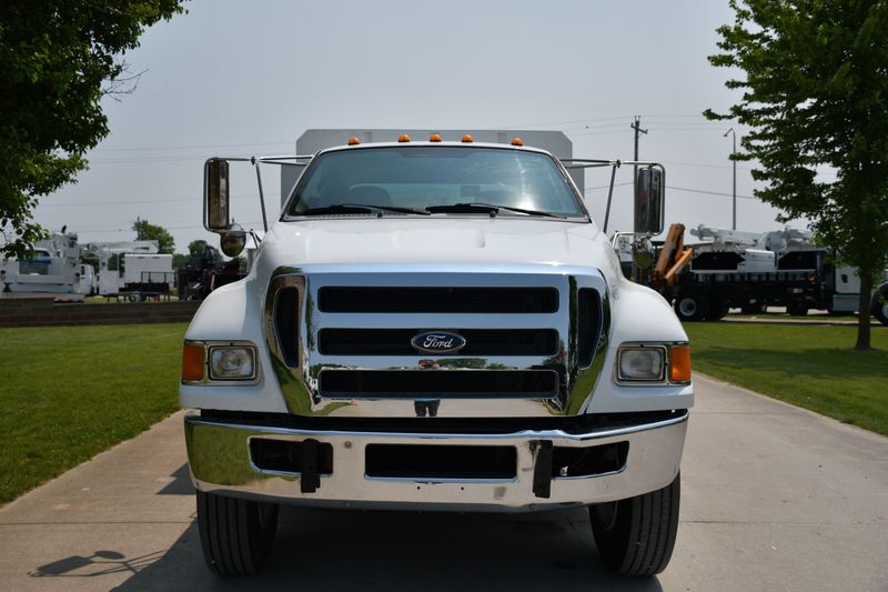 2015 FORD F750 EXTENDED CAB 14 FT ARBORTECH CHIP BODY ** UNDER CDL