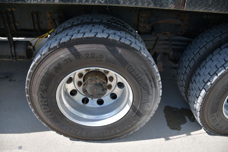 2015 FREIGHTLINER M2 106 6X6, FLATBED, 37' SHEAVE HEIGHT TEXOMA A650-40 ...