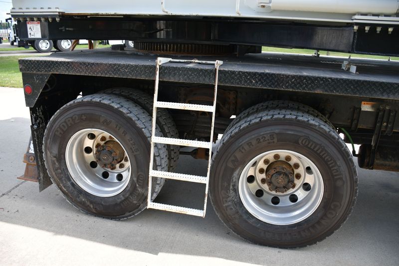 2015 FREIGHTLINER M2 106 6X6, FLATBED, 37' SHEAVE HEIGHT TEXOMA A650-40 ...