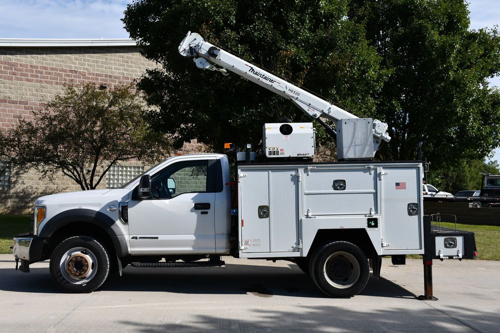 2017 FORD F550 4X4 11 MAINTAINER UTILTY SERVICE BODY 20 FT MAINTAINER CRANE