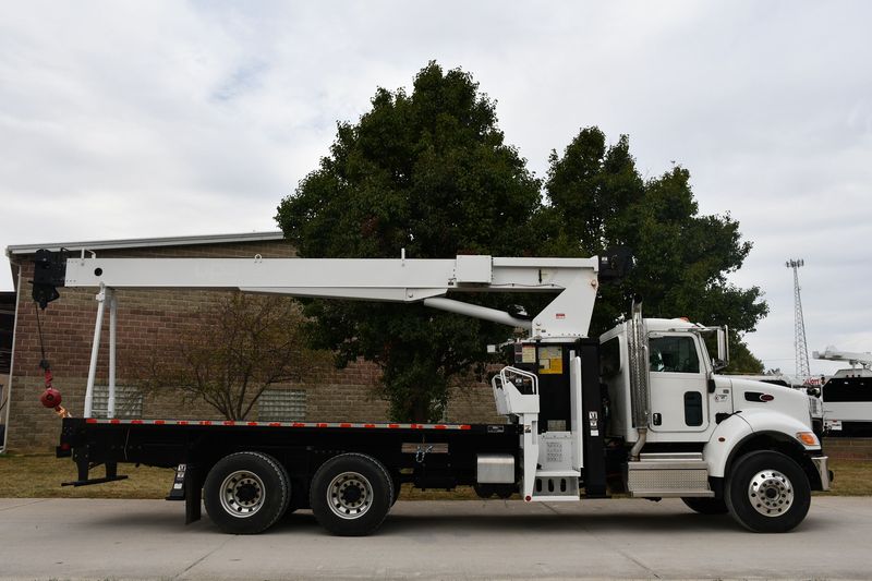 2022 PETERBILT 348 20 FT. FLATBED BODY 110 FT TOTAL SHEAVE HEIGHT 18 ...