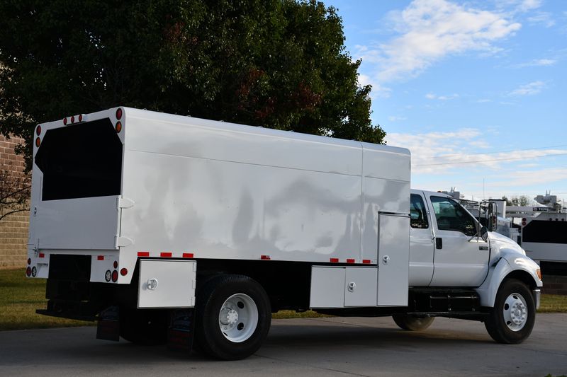 2006 FORD F750 14 FT ARBORTECH CHIP BODY WITH L SHAPE TOOL BOXES