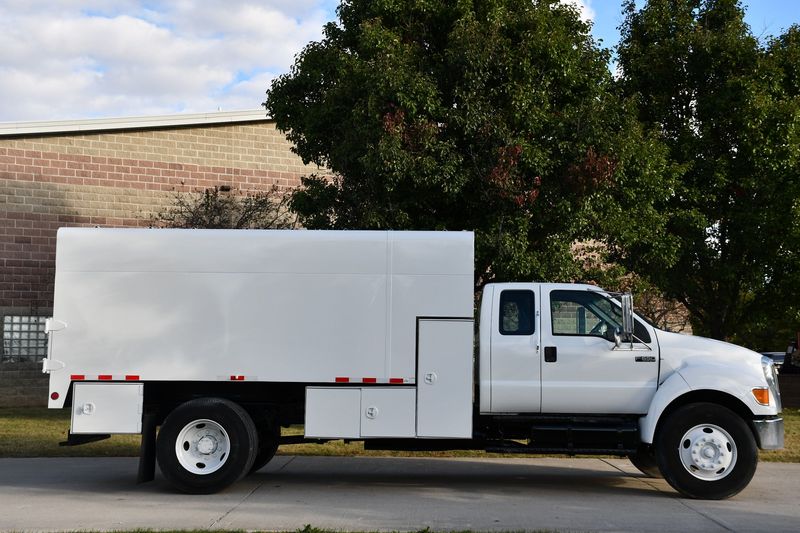 2006 FORD F750 14 FT ARBORTECH CHIP BODY WITH L SHAPE TOOL BOXES