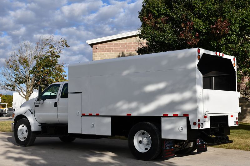 2006 FORD F750 14 FT ARBORTECH CHIP BODY WITH L SHAPE TOOL BOXES