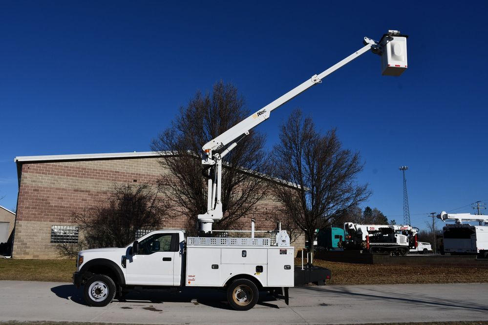 2019 FORD F450 10 FT ALTEC UTILITY BED 40 FT WORK HEIGHT ALTEC AT235 ...