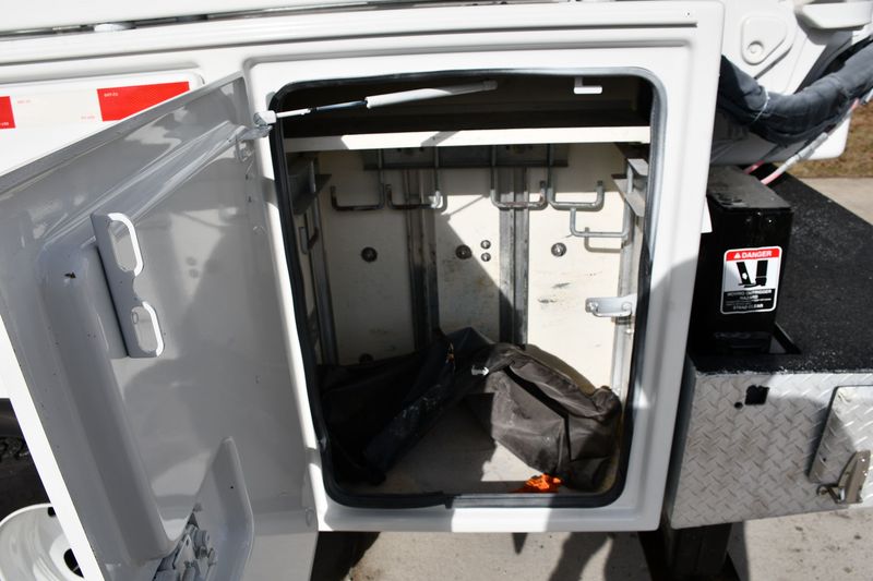 2019 FORD F550 4X4 12 FT ALTEC UTILITY BODY 53 FT WORK HEIGHT AT48 ...