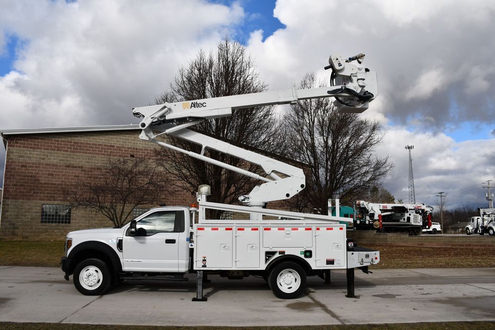 2019 FORD F550 4X4 12 FT ALTEC UTILITY BODY 53 FT WORK HEIGHT AT48 ...